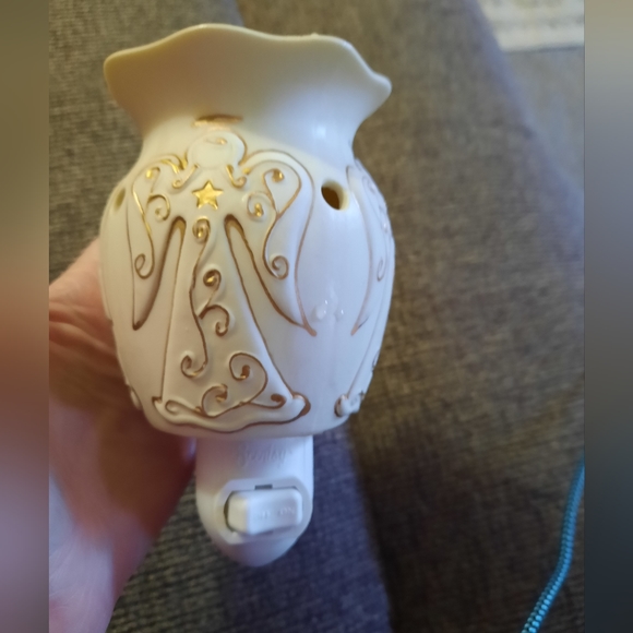 Scentsy | Accents | Scentsy Heavenly Angel Plug In | Poshmark